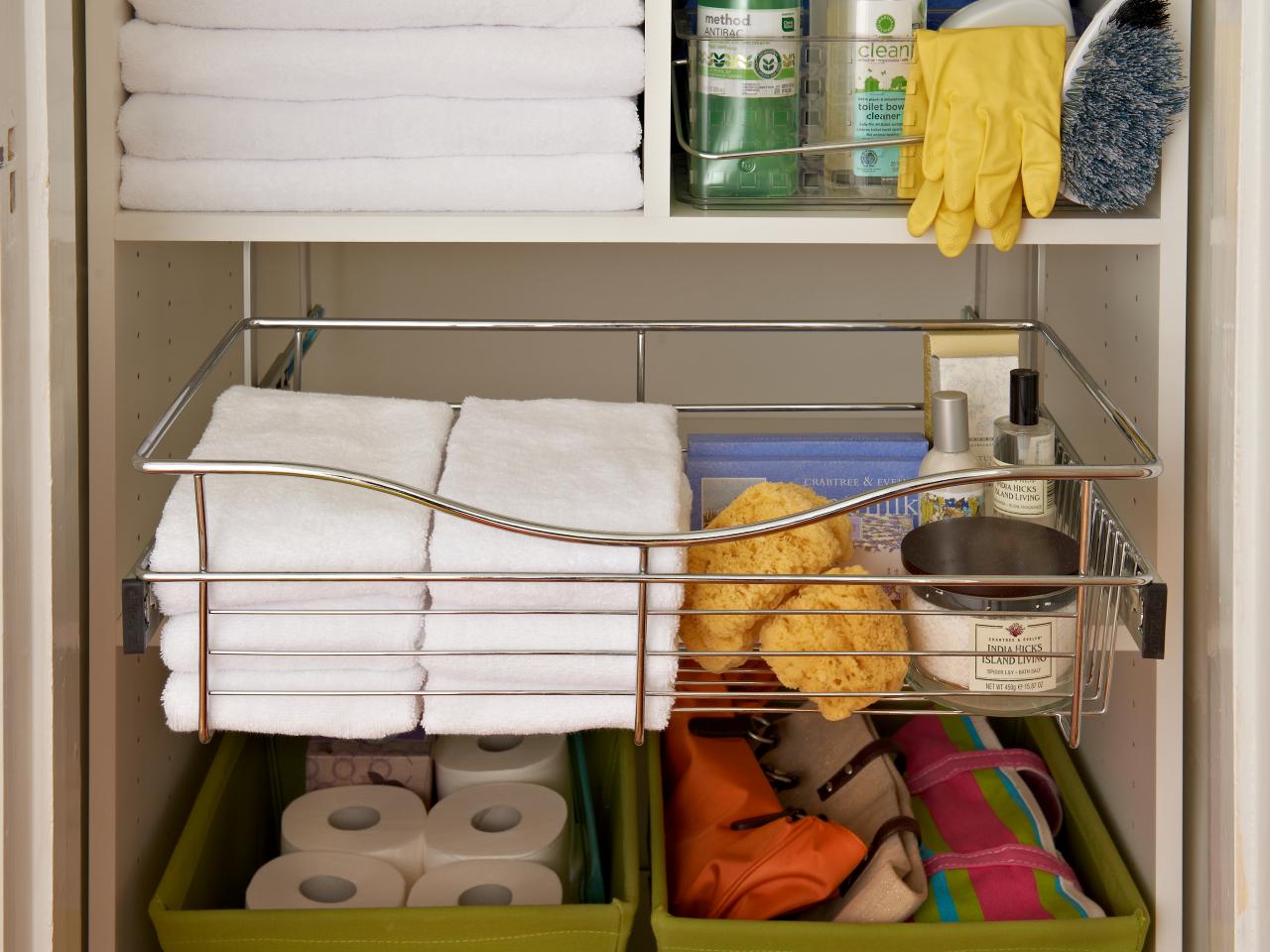 9 Ways to Organize Your Linen Closet | 101 Days of Organization